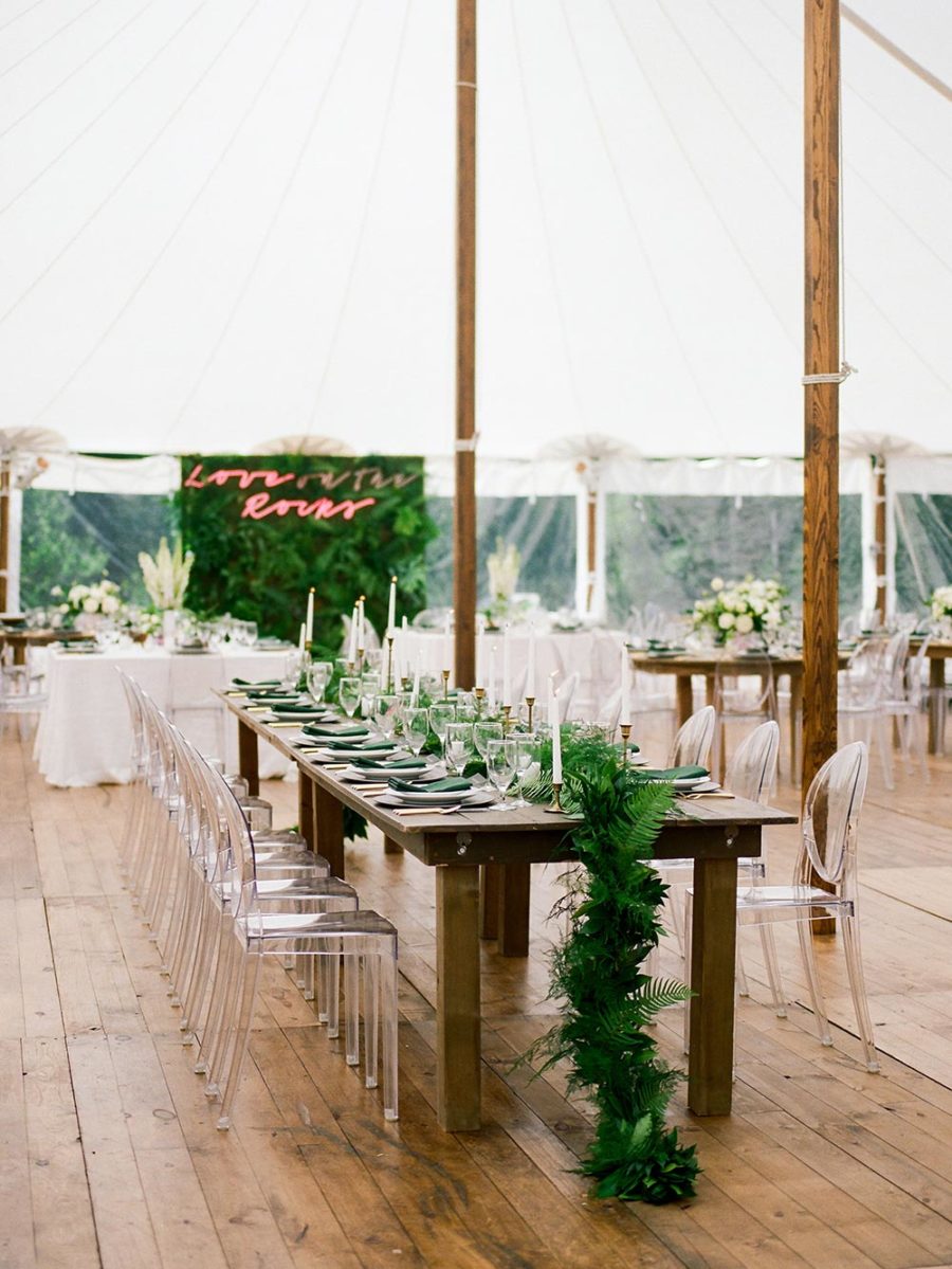 28 Greenery Wedding Decor Ideas That are Fresh for Spring